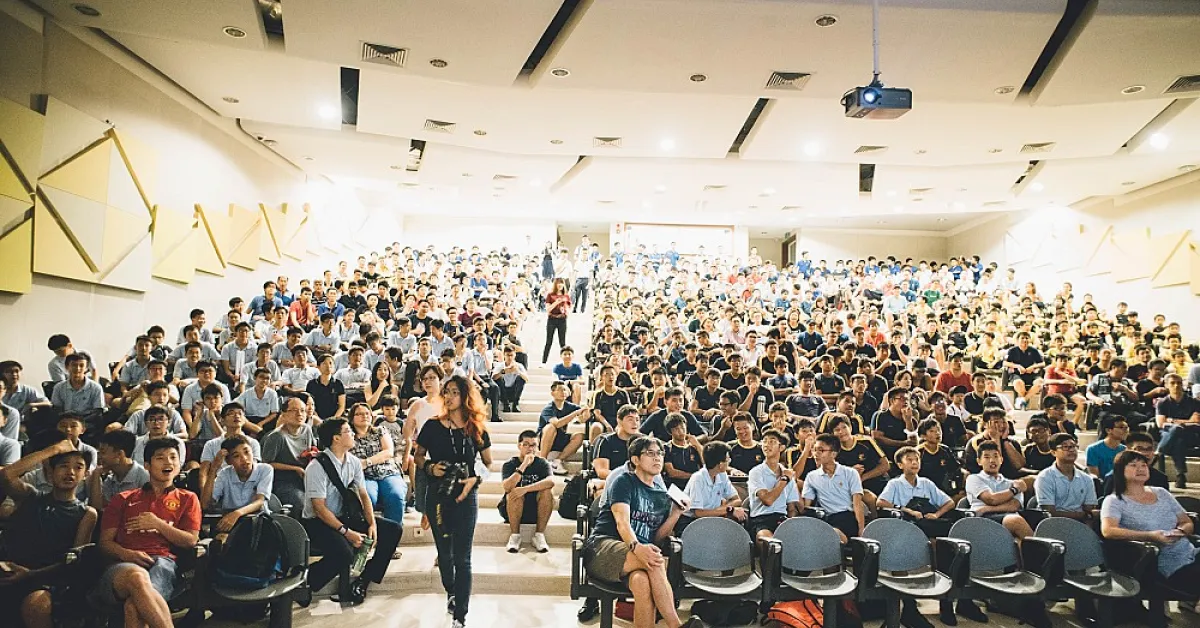 Creative ways to boost team spirit with christmas team build